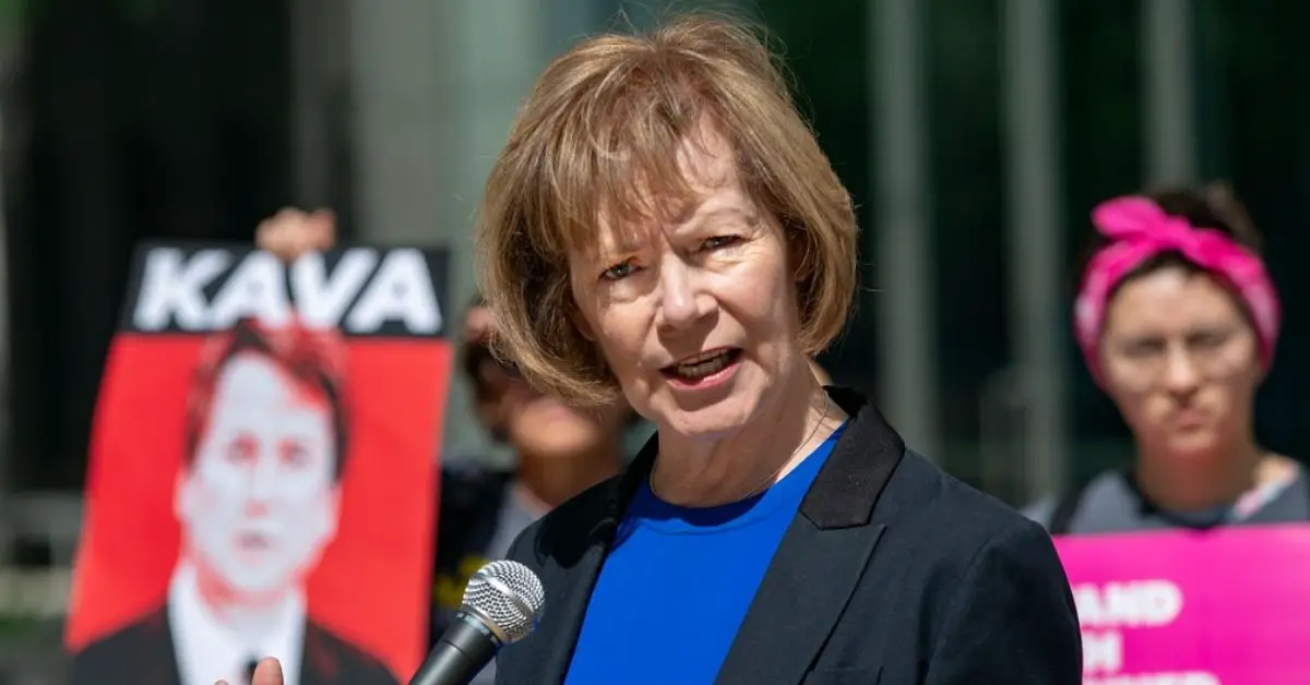 Senator Tina Smith Bio and Wiki - ContactSenators